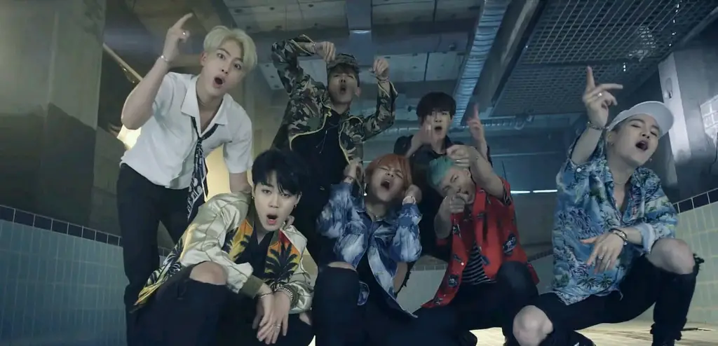 BTS : « FIRE » devient le deuxième MV du groupe à atteindre les 500 ...