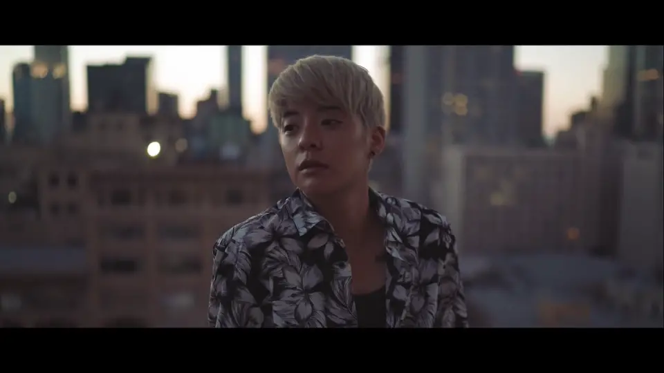 Amber [f(x)] dévoile sa mixtape et le MV de « CLOSED DOORS » – K-GEN