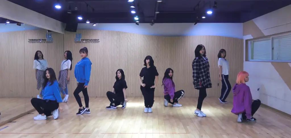 TWICE met en ligne sa vidéo d’entraînement sur « What is Love? » – K-GEN
