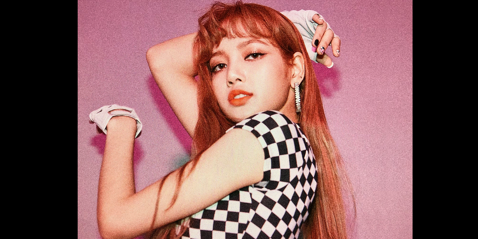 Yang Hyun Suk dévoile de nouvelles photos de Lisa à l’approche du ...