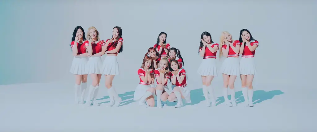 LOOΠΔ (LOONA) dévoile la version chorégraphie du MV de « Hi High » – K-GEN