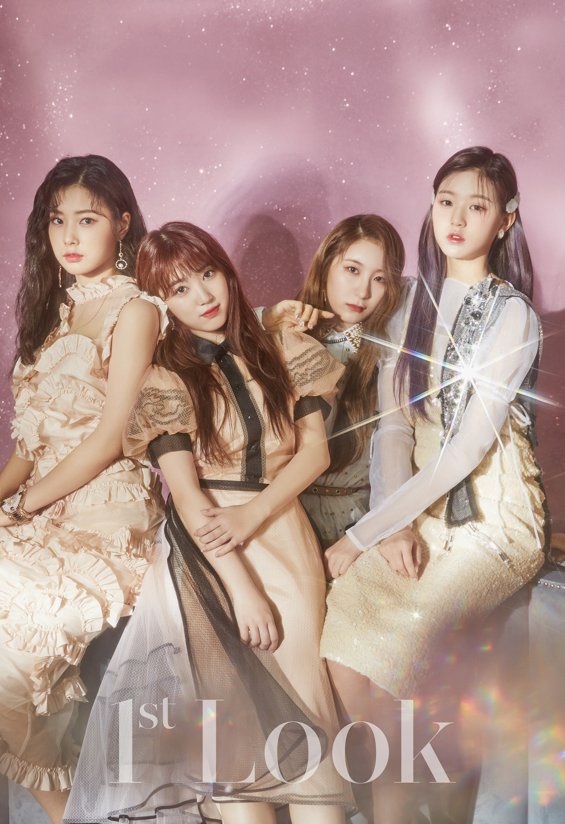 IZ*ONE pose en couverture de 1st Look – K-GEN