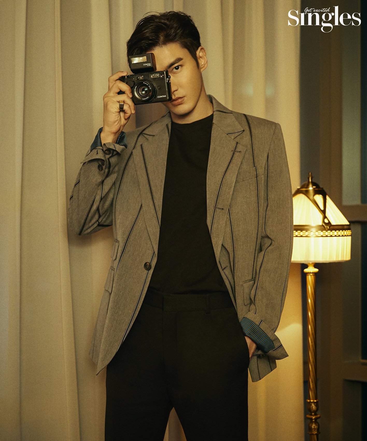 Siwon (SUPER JUNIOR) pose pour la nouvelle édition de Singles – K-GEN