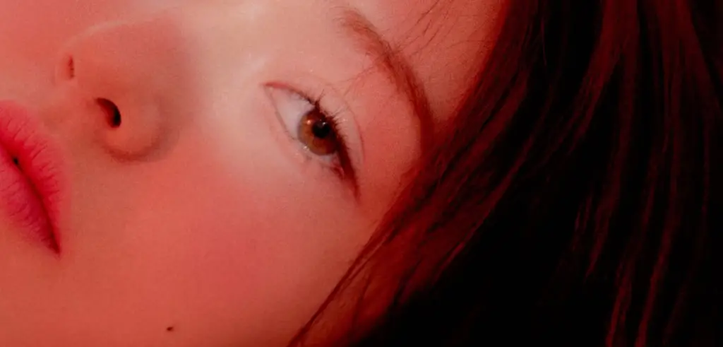 SOMI dévoile une première photo teaser pour ses débuts solos – K-GEN