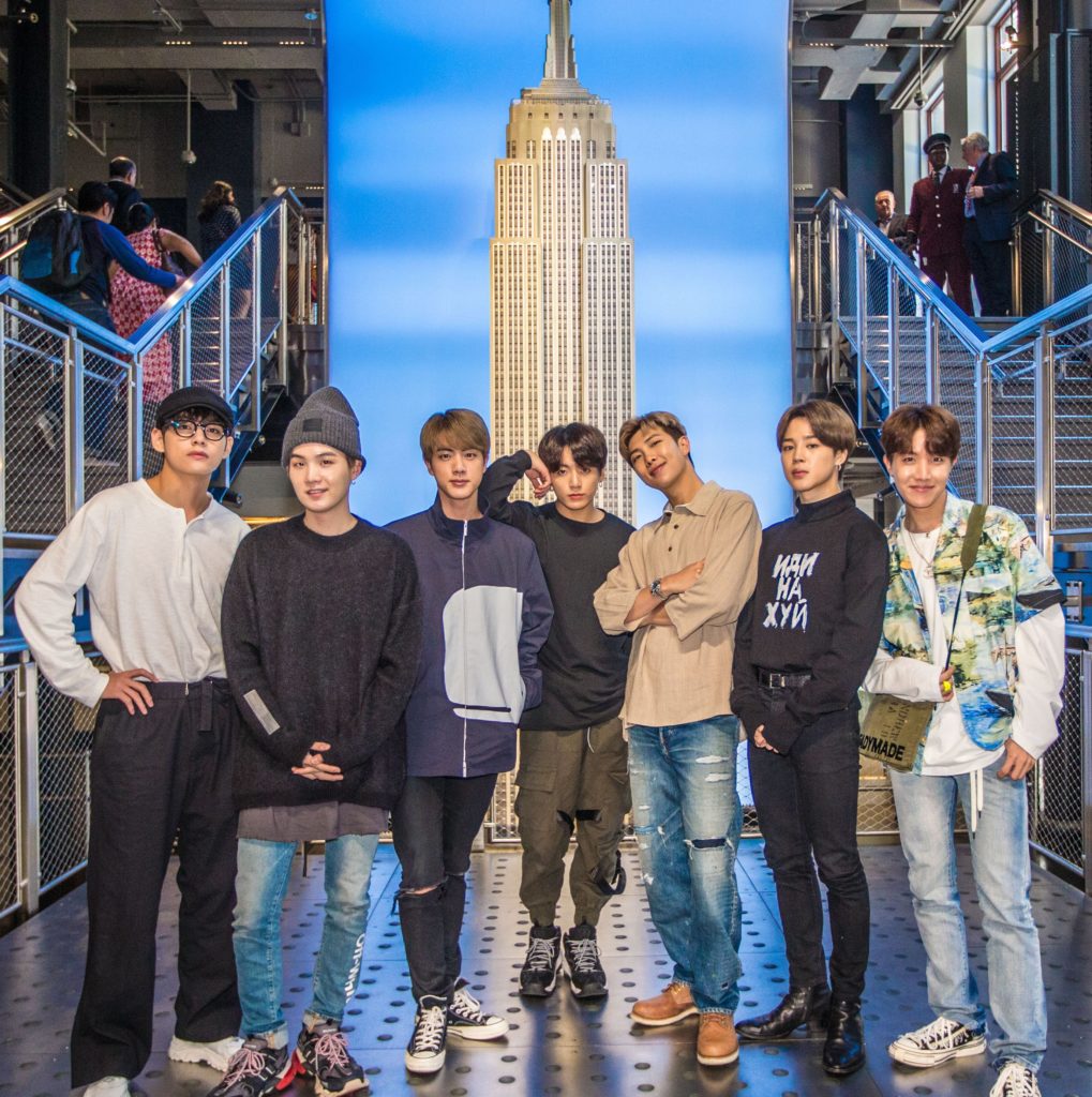 L’Empire State Building a brillé aux couleurs de BTS et des ARMYs – K-GEN