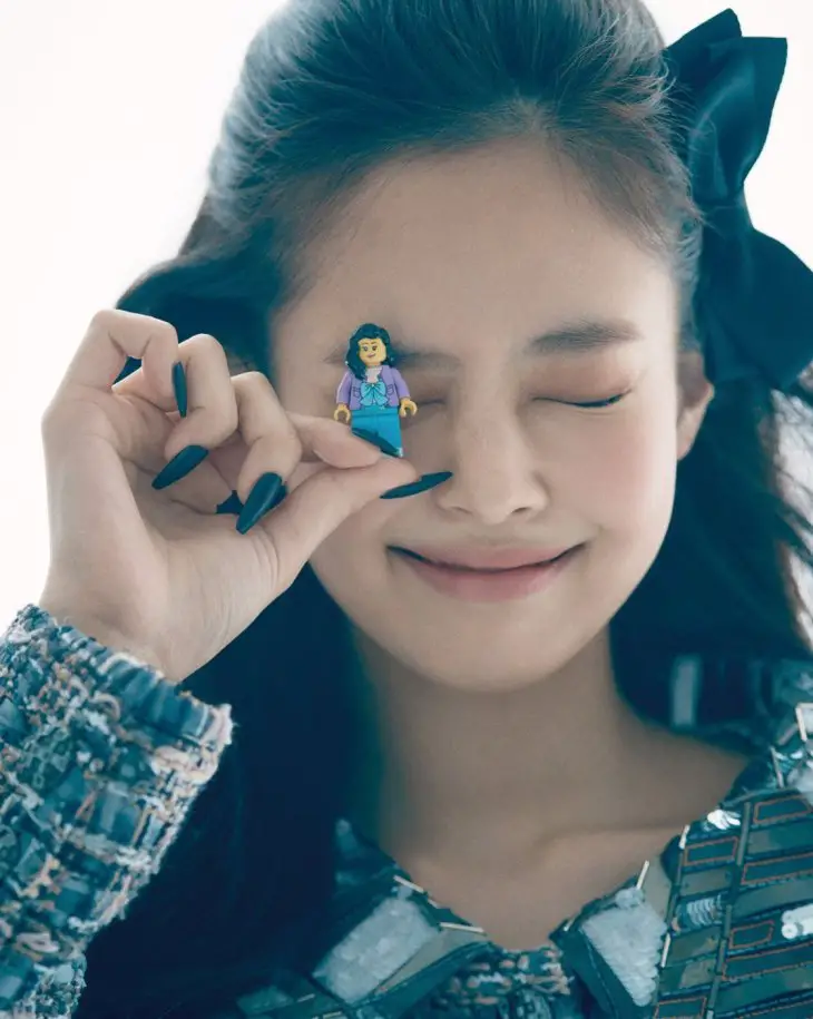 Jennie (BLACKPINK) et son chien Kuma posent en couverture de VOGUE ...