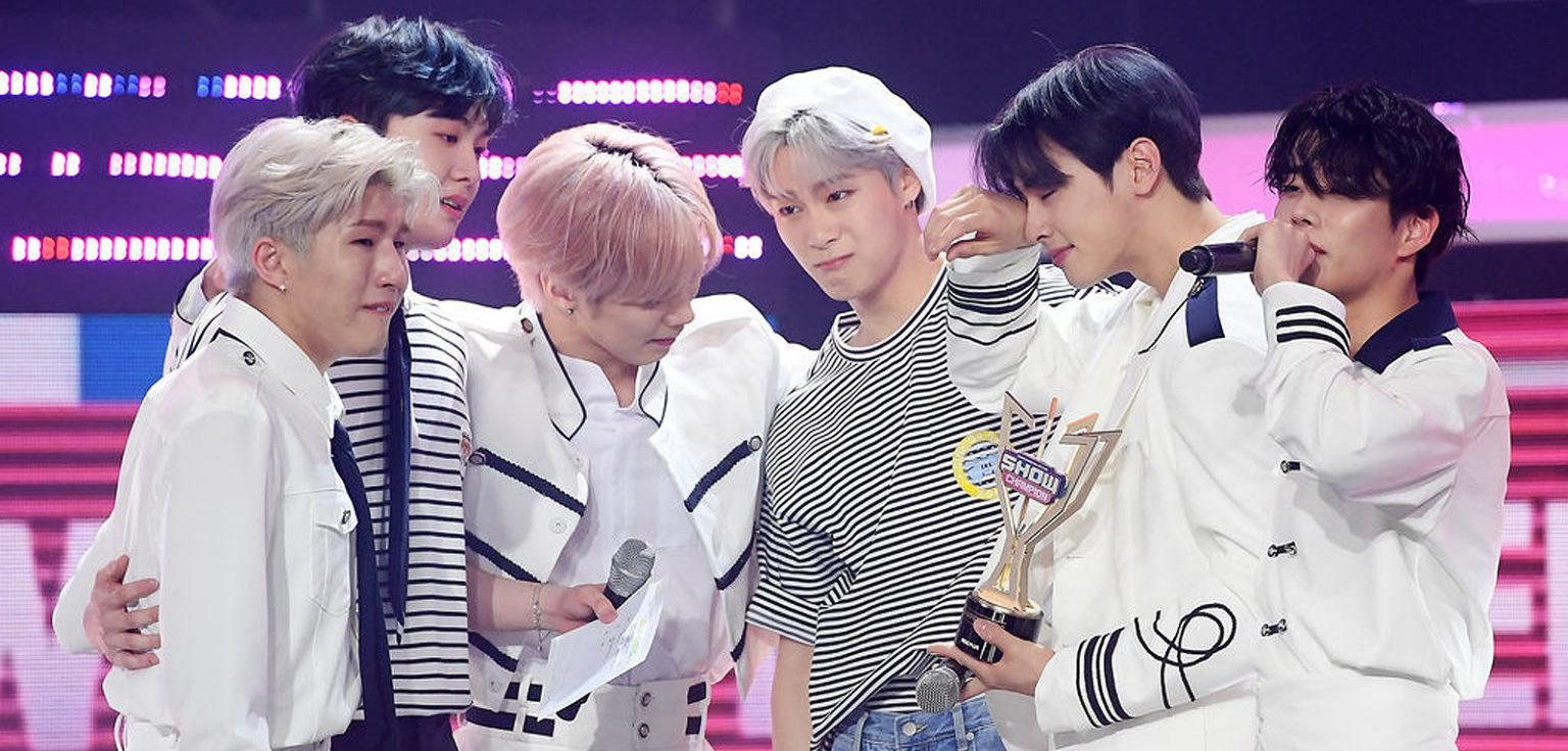 ASTRO remporte son premier trophée avec « Knock » dans une émission ...