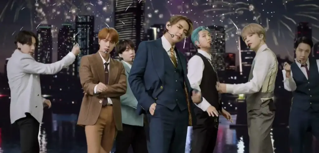 Découvrez la toute première performance de BTS sur « Dynamite » aux MTV ...