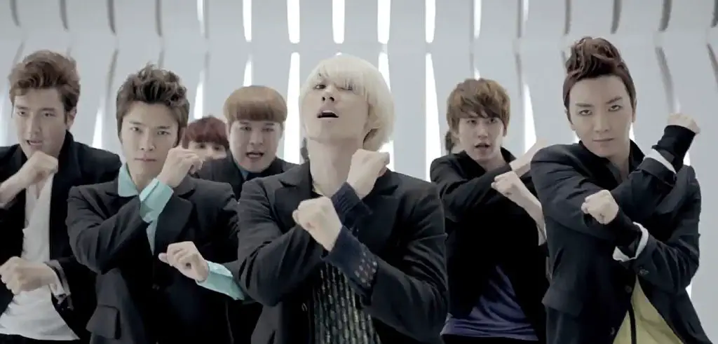 « Mr. Simple » devient le premier MV de SUPER JUNIOR à dépasser les 200 ...