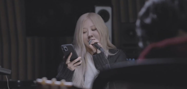 Rosé (BLACKPINK) dévoile une cover sur « Viva La Vida » de Coldplay ...