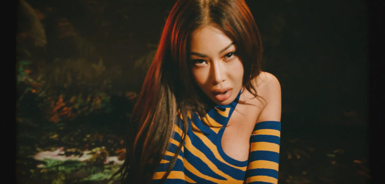 Jessi fait son comeback avec le MV de « ZOOM » – K-GEN