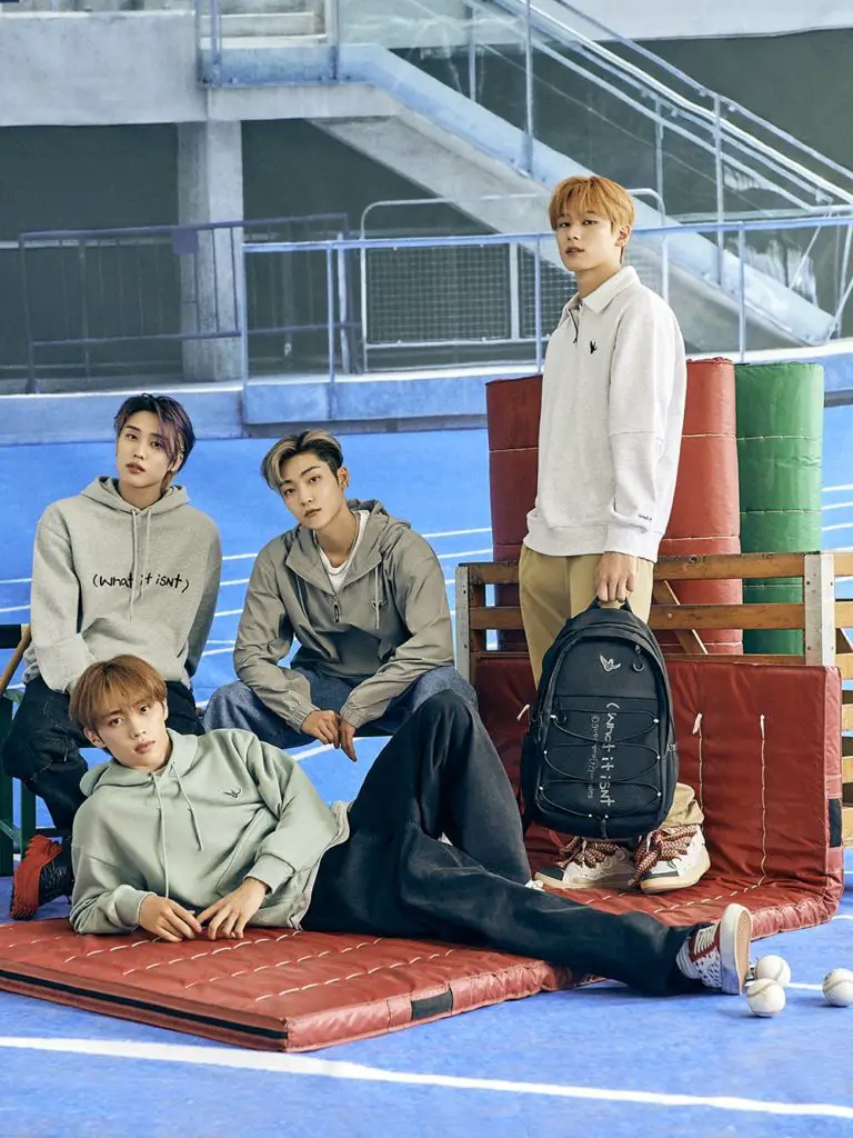 THE BOYZ pose pour la nouvelle collection de ‘What it isNt’ avec DAZED ...