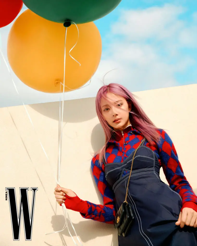Tzuyu (TWICE) pose pour W KOREA pour Tory Burch – K-GEN