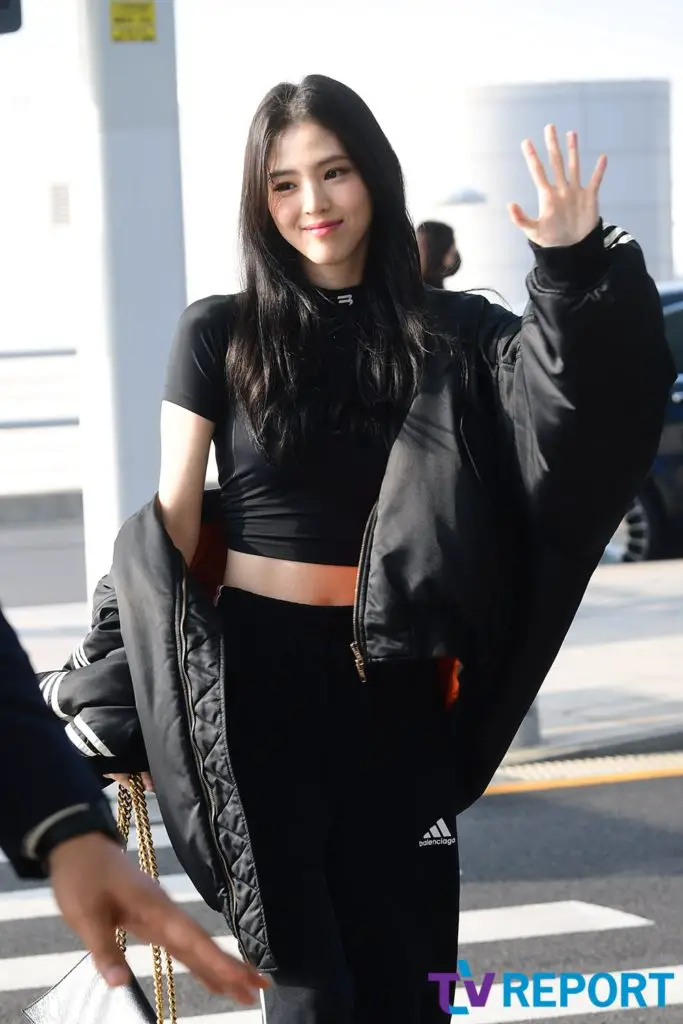 Han So Hee s’envole pour Paris pour la Fashion Week – K-GEN