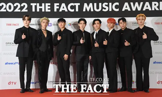 THE FACT MUSIC AWARDS 2022 : Photos des stars de K-Pop sur le tapis rouge – K-GEN