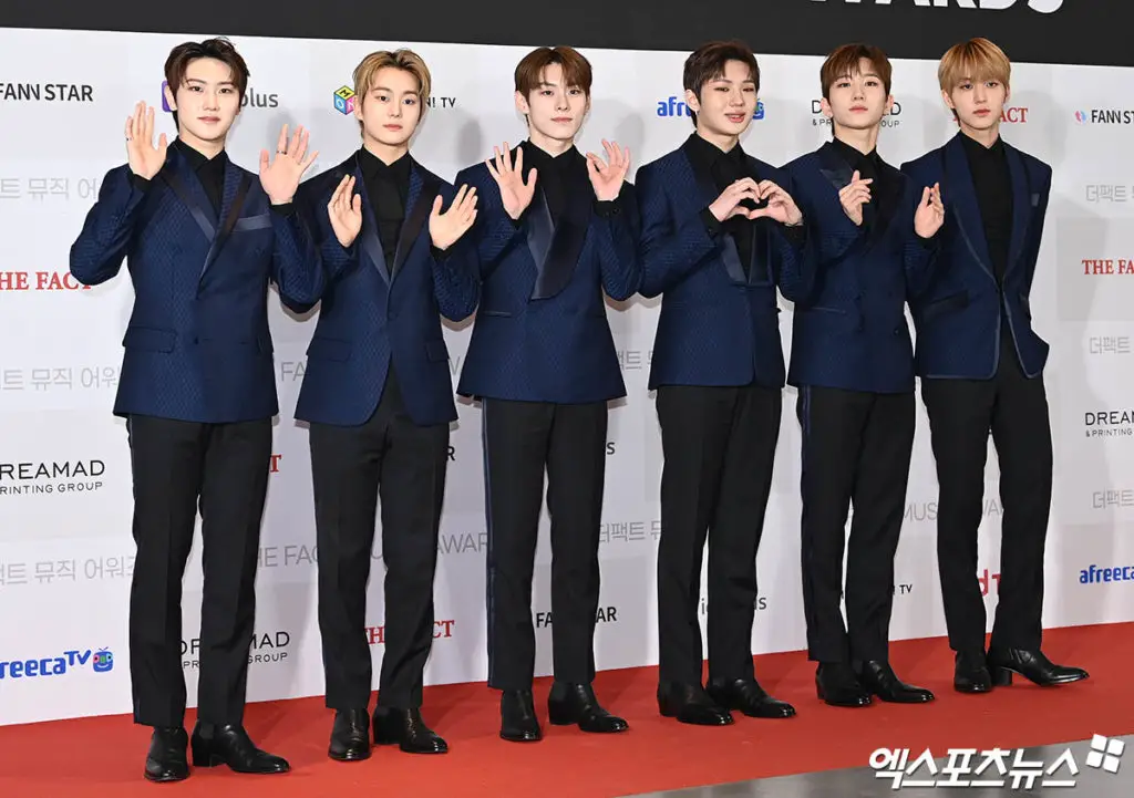 THE FACT MUSIC AWARDS 2022 : Photos des stars de K-Pop sur le tapis rouge – K-GEN
