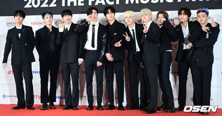 THE FACT MUSIC AWARDS 2022 : Photos des stars de K-Pop sur le tapis rouge – K-GEN