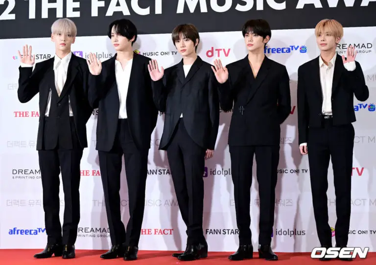 THE FACT MUSIC AWARDS 2022 : Photos des stars de K-Pop sur le tapis rouge – K-GEN
