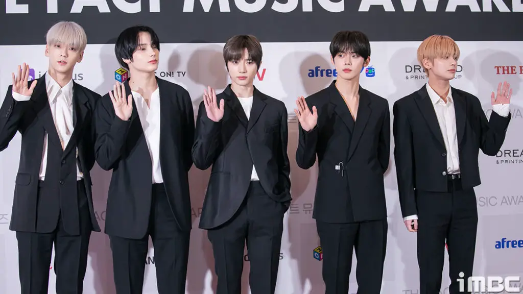 THE FACT MUSIC AWARDS 2022 : Photos des stars de K-Pop sur le tapis rouge – K-GEN