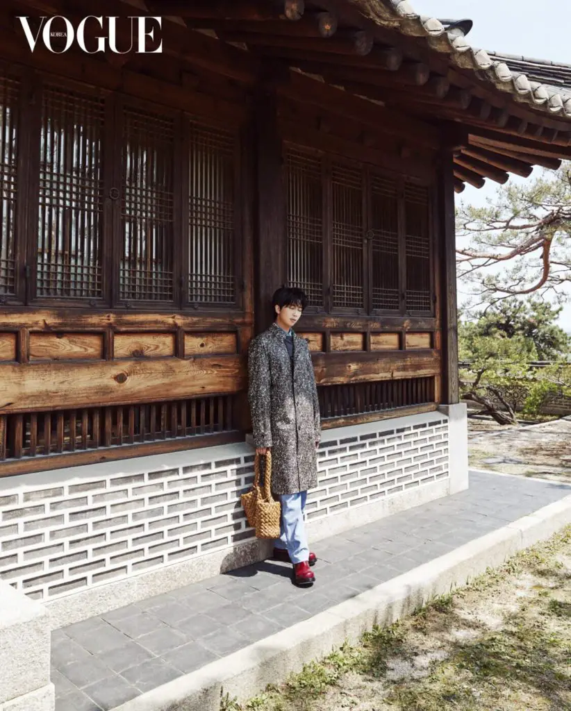 RM (BTS) pose en couverture de VOGUE KOREA pour Bottega Veneta – K-GEN