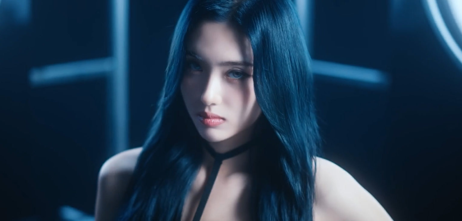 EVERGLOW : teaser MV de Aisha pour « SLAY » – K-GEN