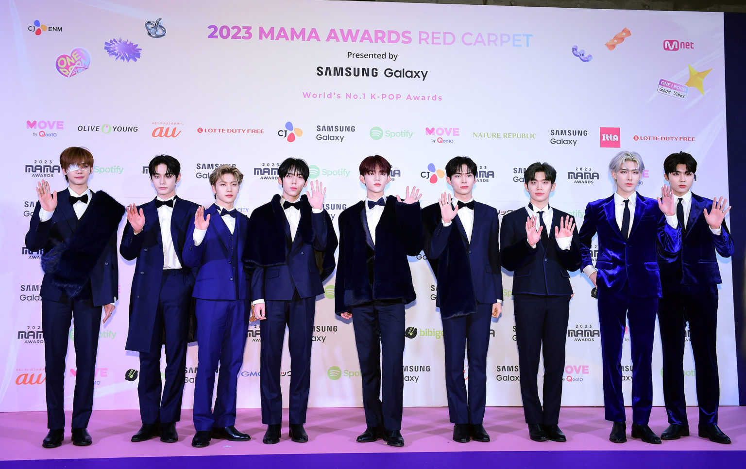 2023 MAMA AWARDS : Photos des groupes de K-Pop et célébrités sur le tapis rouge du 2ème jour – K-GEN