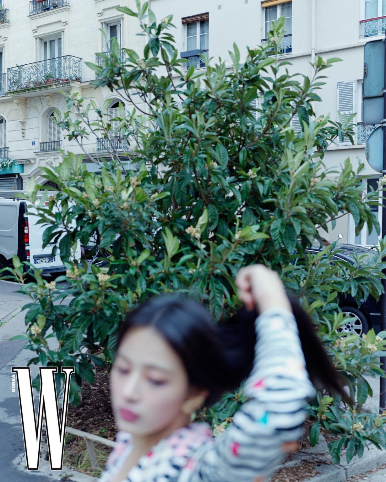 Minji (NewJeans) pose dans Paris pour W Korea – K-GEN