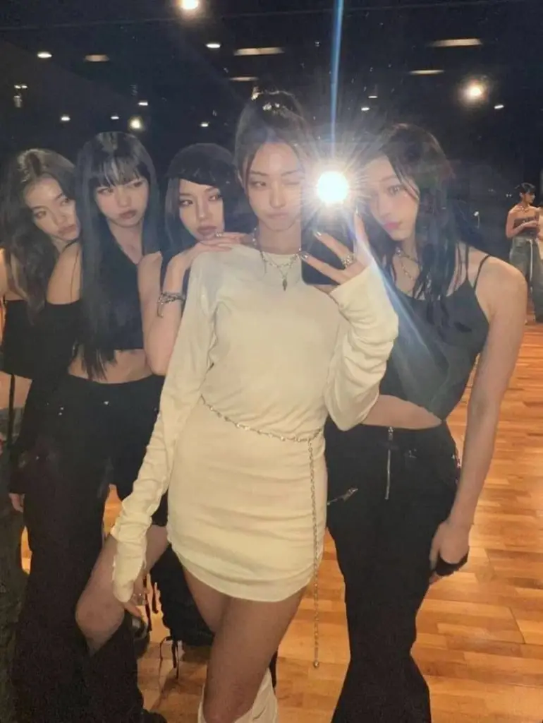 Les trainees du futur girlgroup de THE BLACK LABEL font le buzz parmi ...