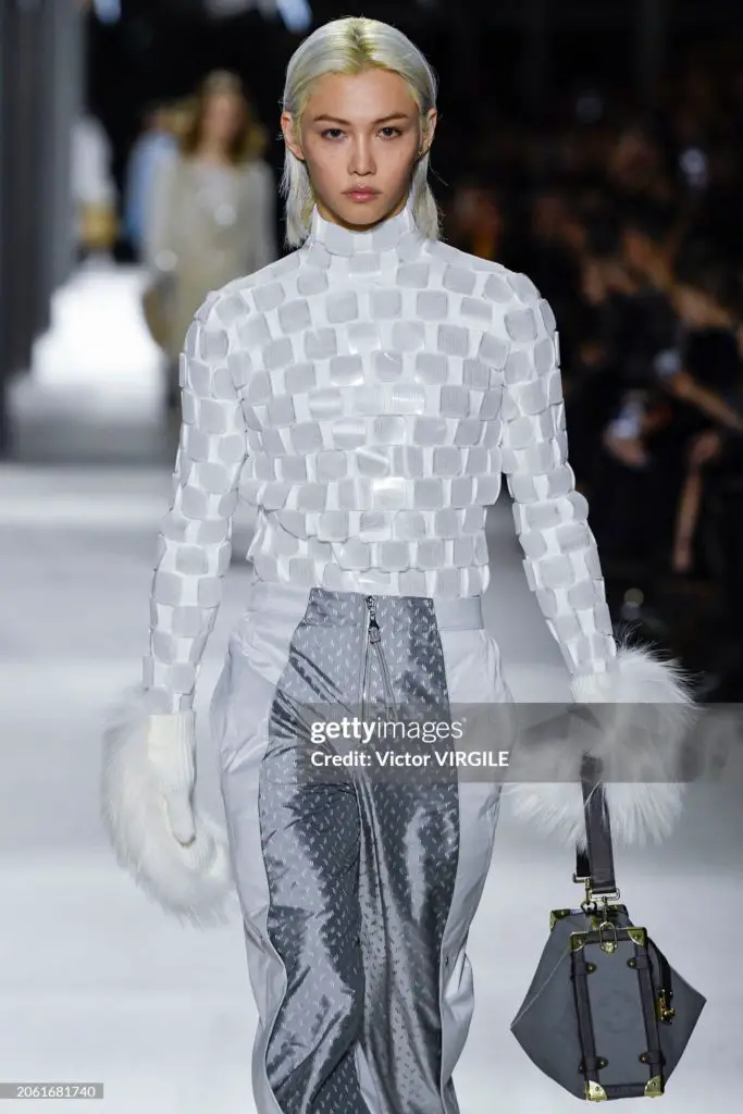 Felix (Stray Kids) défile au show Louis Vuitton de la Paris Fashion ...