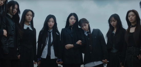 TripleS fait ses grands débuts au complet à 24 membres avec le MV de ...