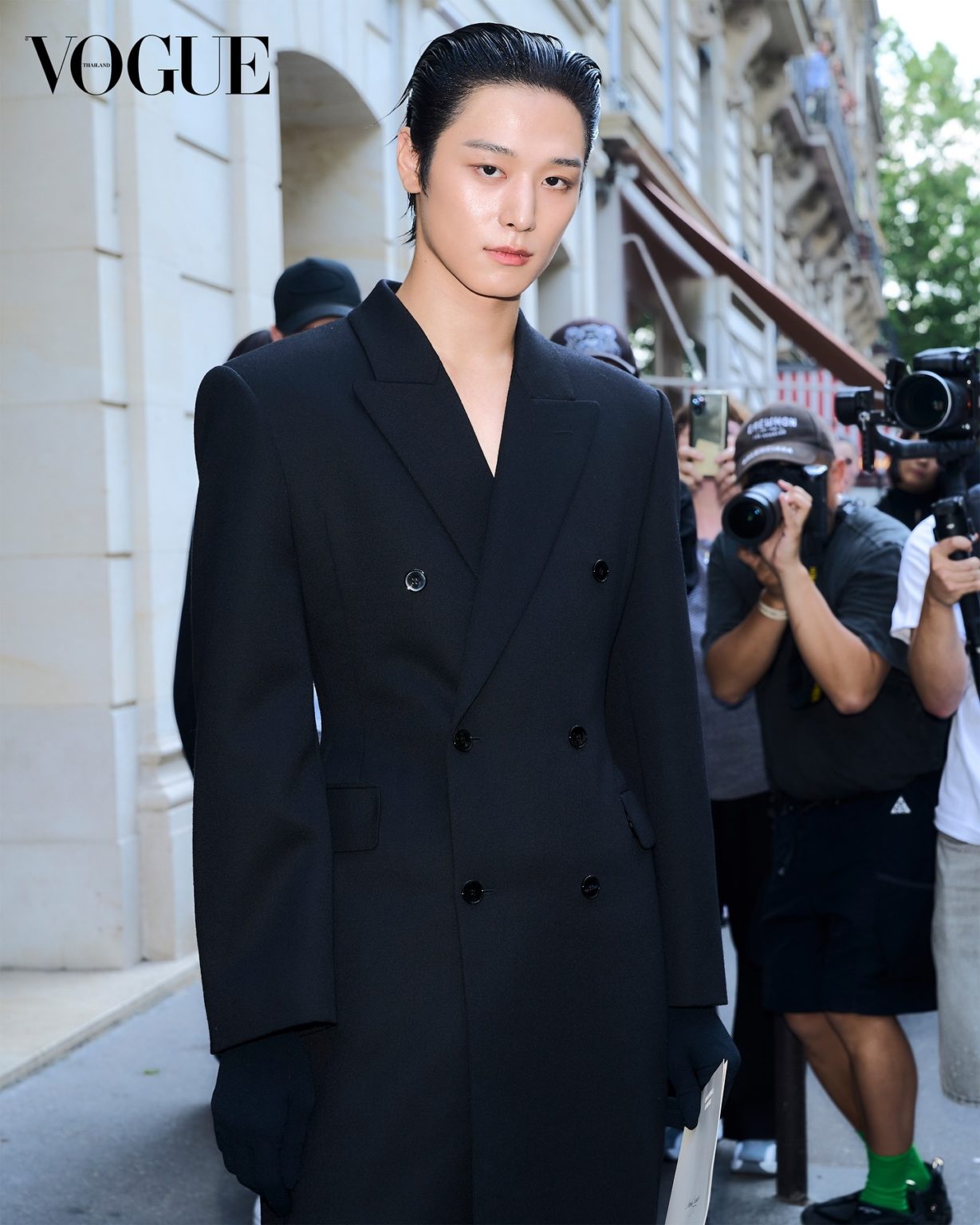 Juyeon (THE BOYZ) et Roh Yoon Seo au défilé BALENCIAGA Haute Couture à ...