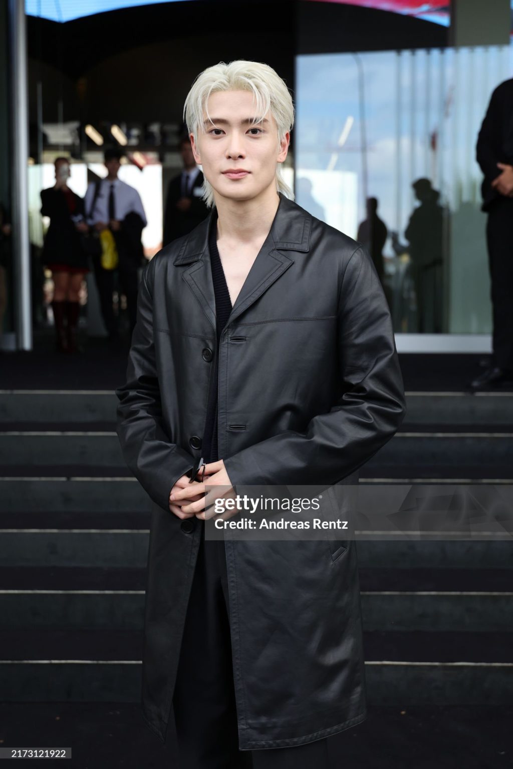 ENHYPEN, KARINA (aespa) et Jaehyun (NCT) au show PRADA de la Milan Fashion Week – K-GEN