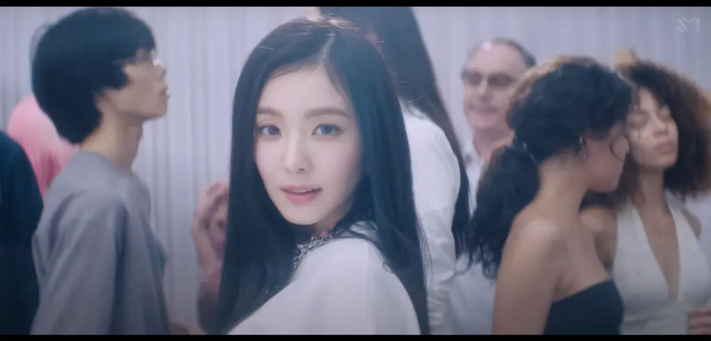 IRENE (Red Velvet) fait ses débuts en solo avec le MV de « Like A Flower » – K-GEN