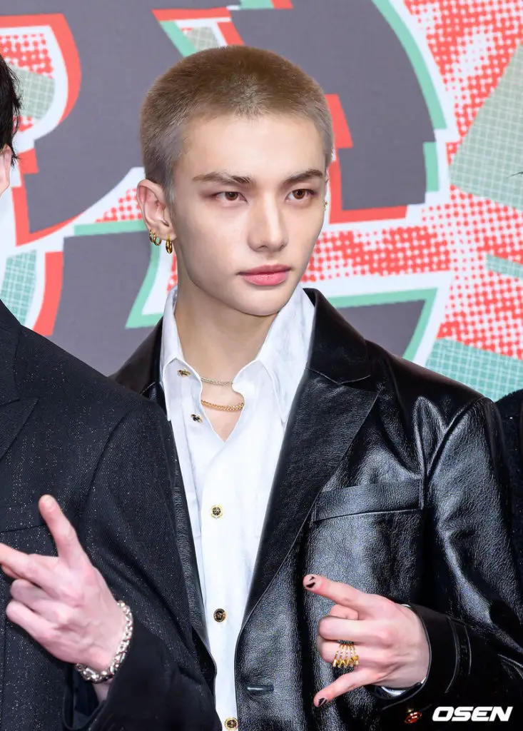 Hyunjin (Stray Kids) surprend et impressionne avec sa buzz cut – K-GEN