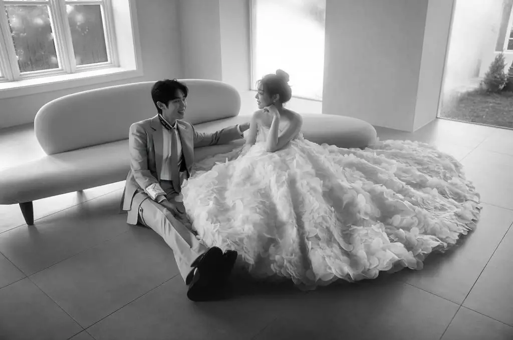 Ailee et Choi Si Hun (« Single’s Inferno ») dévoilent leur photoshoot ...
