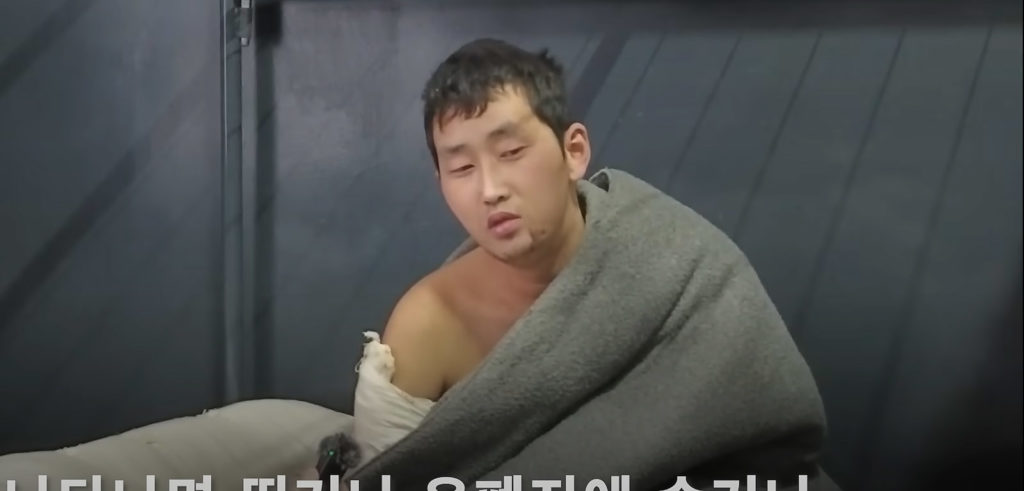 Un soldat nord-coréen capturé en Ukraine demande à rejoindre la Corée ...